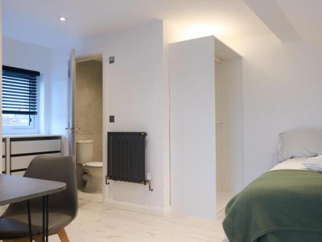 6 bedroom house of multiple occupation for rent in 11 Richardson Street, Swansea, Wales, SA1
