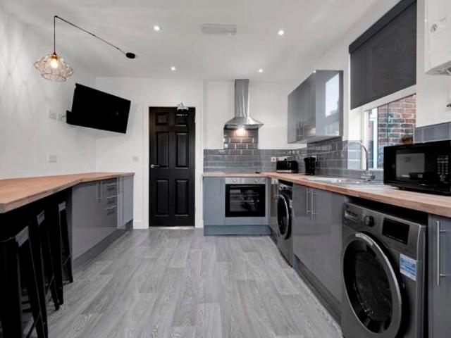 6 bedroom house of multiple occupation for rent in Uttoxeter Old Road, Derby, DE1