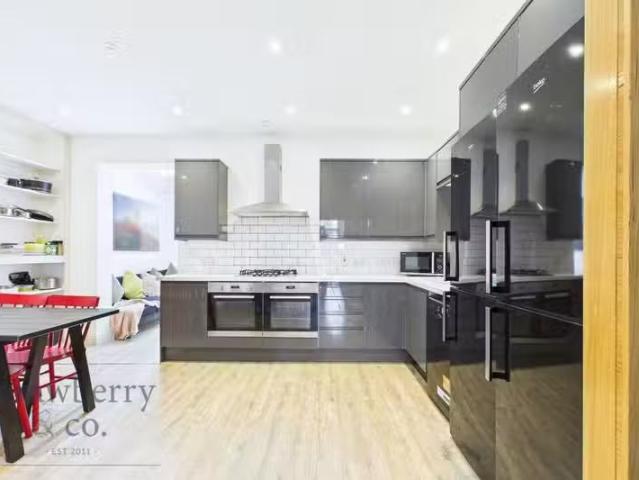 6 bedroom house of multiple occupation for rent in Bell Hill R.