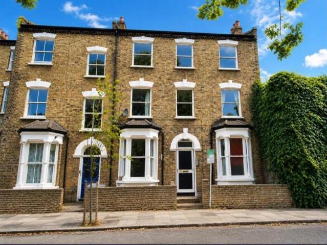 6 bedroom house of multiple occupation for rent in Ennis Road, London, N4