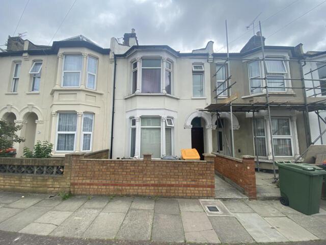 6 Bedroom House London Greater London LS100342927