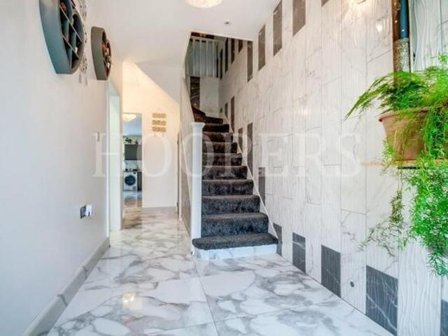6 Bedroom House London Greater London 101316226