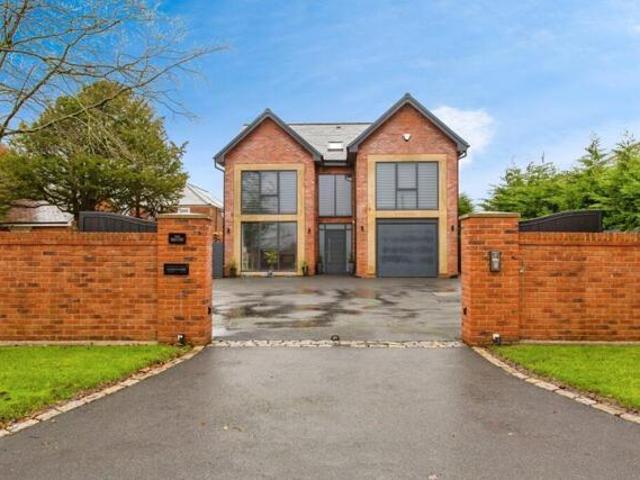 6 Bedroom House Lancs Lancashire 98765706
