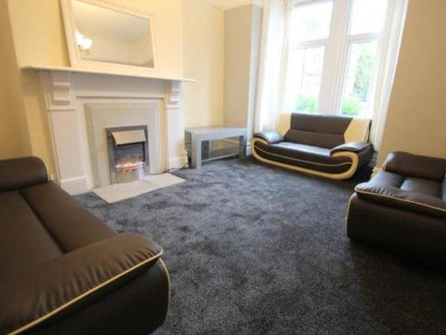 6 Bedroom House Leeds West Yorkshire LS101507681