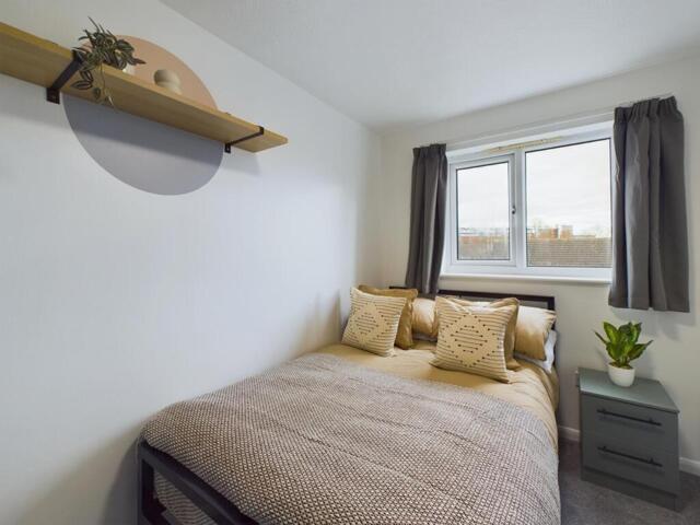 6 Bedroom House Leicester Leicestershire 88984254