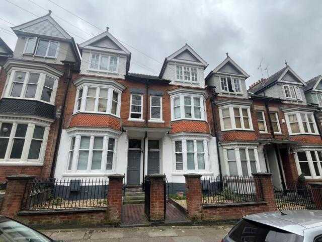 6 Bedroom House Leicester Leicestershire LS101996063