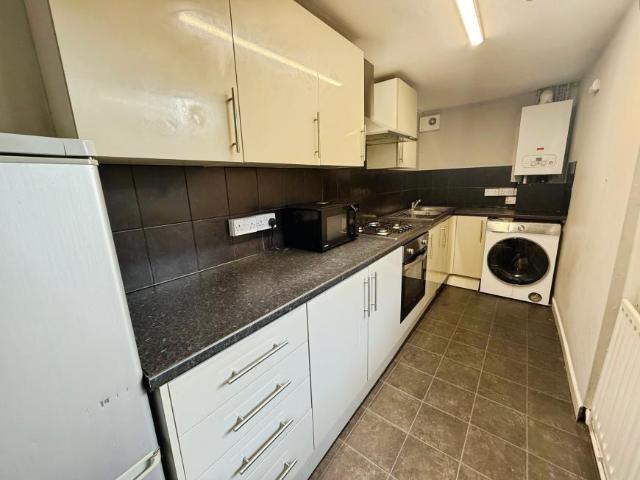 6 Bedroom House Lenton East Midlands 98286201