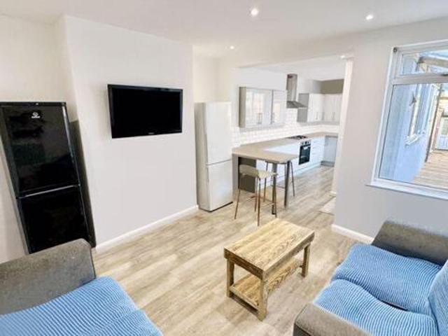 6 Bedroom House Lincoln Lincolnshire 99608197