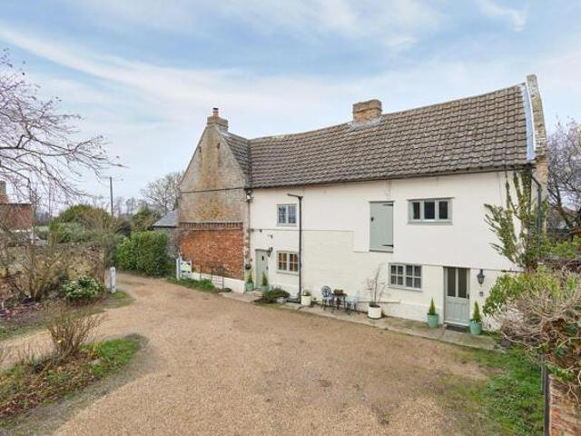 6 Bedroom House Mildenhall Suffolk LS98930306