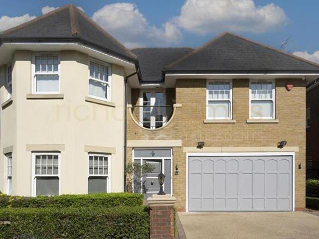 6 Bedroom House Mill Hill Greater London LS101351742