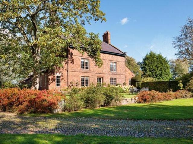 6 Bedroom House Northwich Cheshire West And Chester 102023861