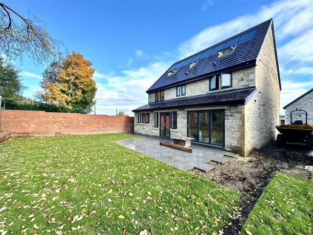 6 Bedroom House North Yorkshire Wakefield LS98765674
