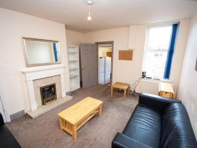6 Bedroom House Newcastle Tyne Y Wear LS99831360