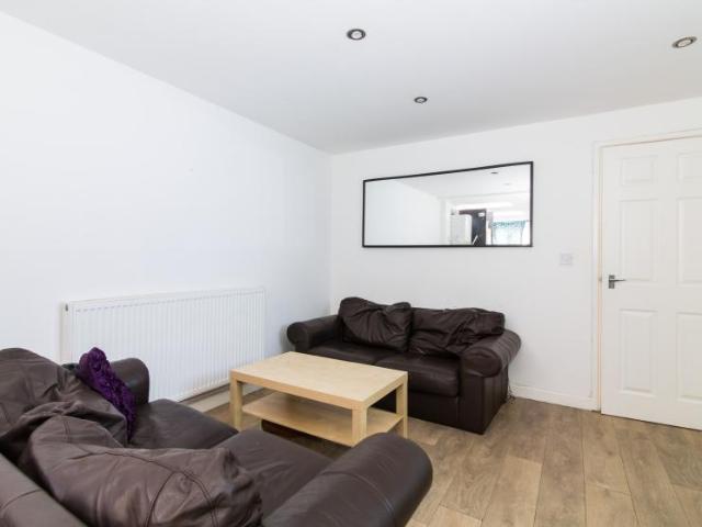 6 Bedroom House Selly Oak West Midlands 98286307