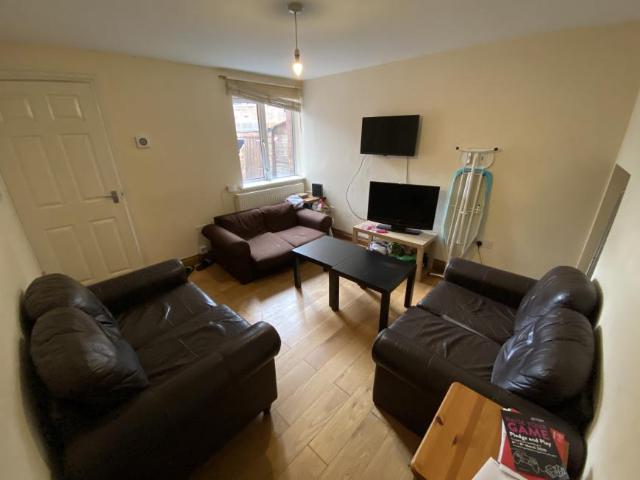 6 Bedroom House Selly Oak West Midlands LS98361929