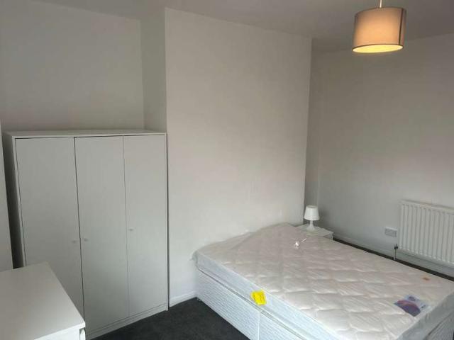 6 Bedroom House Share