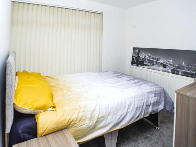 6 Bedroom House Share