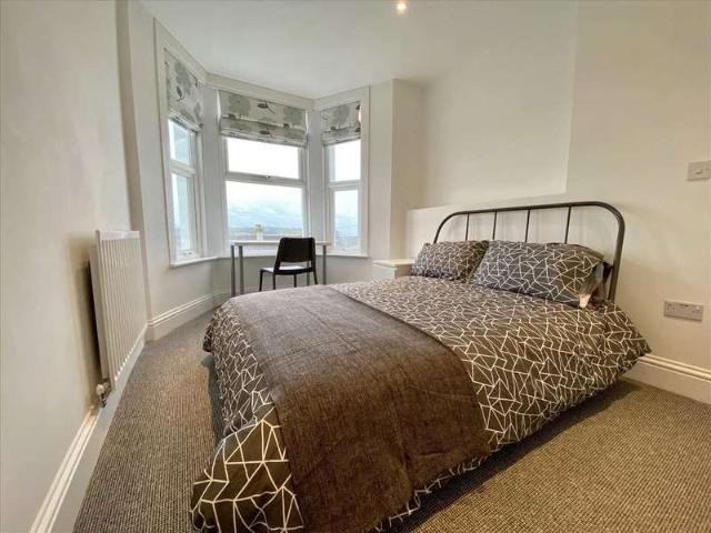 6 Bedroom House Share