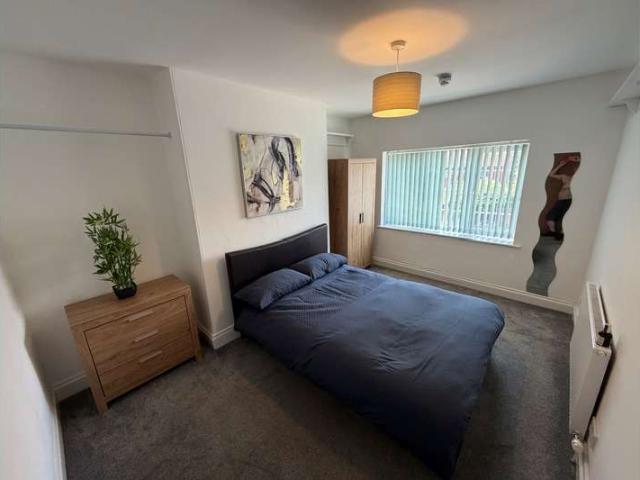 6 Bedroom House Share
