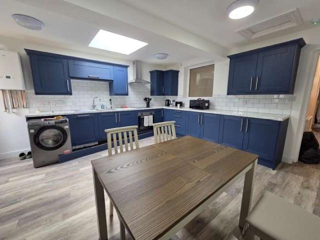 6 Bedroom House Share