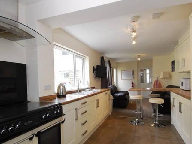 6 bedroom house share for rent in 18 Weston Park Road PL3