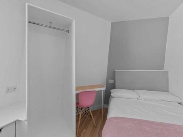 6 bedroom house share for rent in 29 Regent Street, PL4