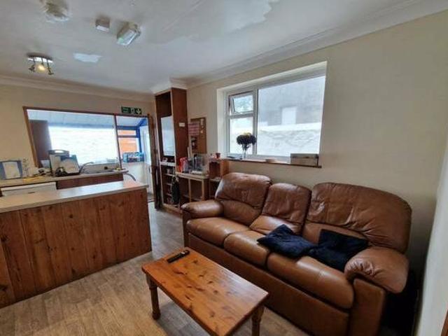 6 bedroom house share for rent in 46 Dale Road PL4