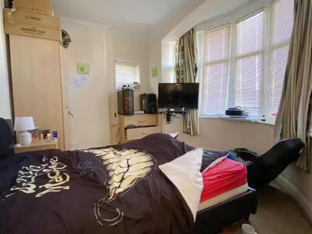 6 bedroom house share for rent in Church Walk BILLS INC BEDR.