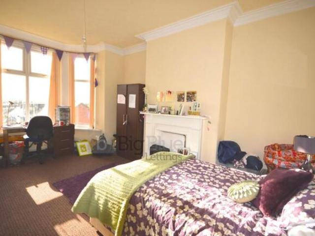 6 bedroom house share for rent in Chestnut Avenue, Prime Location, Hyde Park, LS6