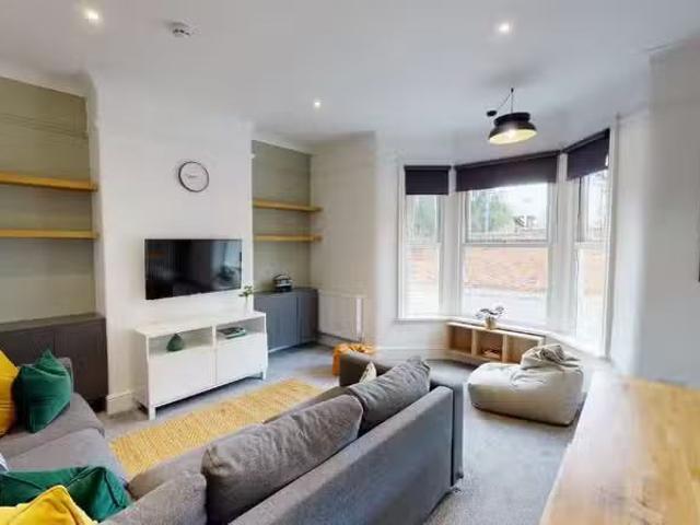 6 bedroom house share for rent in Cheyney Road, Chester, Chesh.
