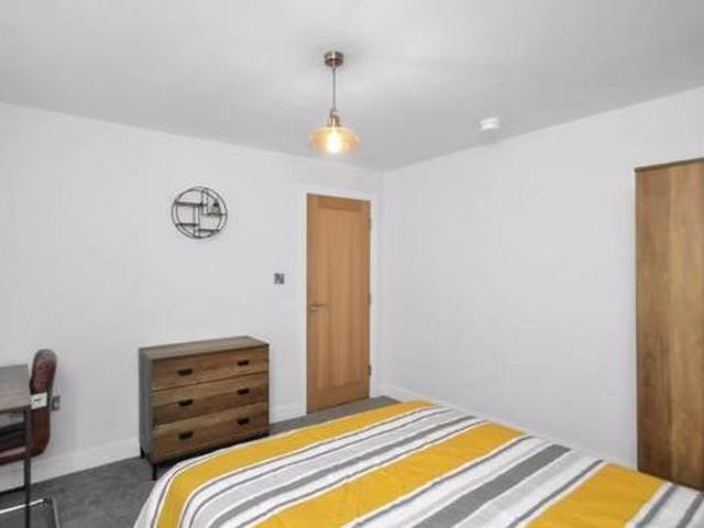 6 bedroom house share for rent in Bankfield Avenue Manchester M13