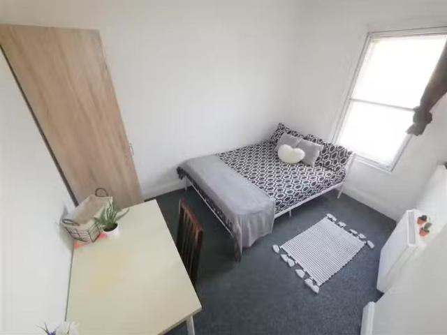 6 bedroom house share for rent in Gables, Bournemouth, BH1