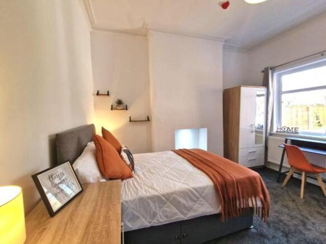 6 bedroom house share for rent in Gillott Road, Birmingham, B16