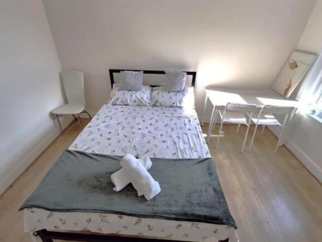 6 bedroom house share for rent in Daisies, Bournemouth, BH8