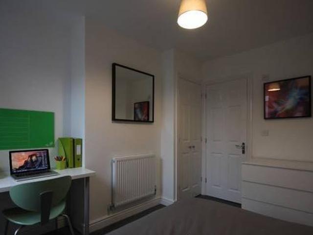 6 bedroom house share for rent in Ermine Road Chester Cheshire CH2