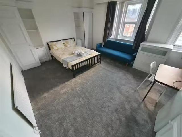 6 bedroom house share for rent in Long View, Bournemouth, BH1