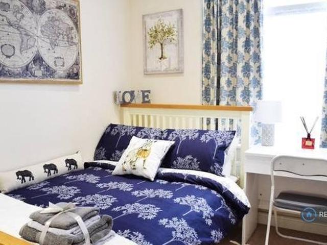 6 bedroom house share for rent in Lauradale Bracknell RG12