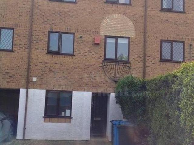 6 bedroom house share for rent in Smithson Close BH12
