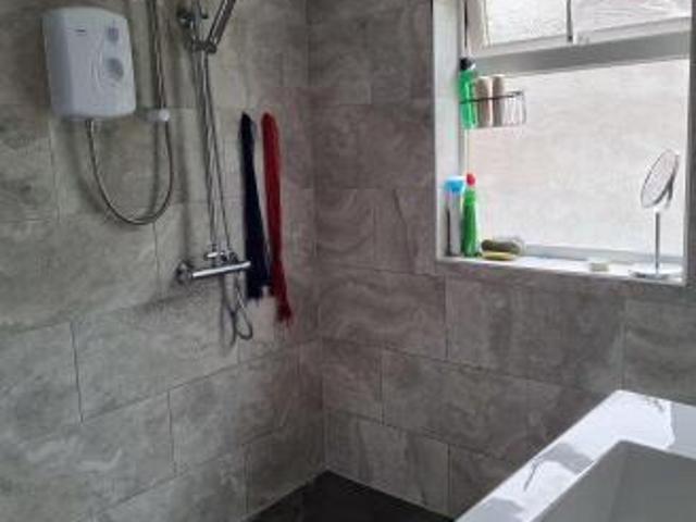 6 bedroom house share for rent in Paget Road, WV6