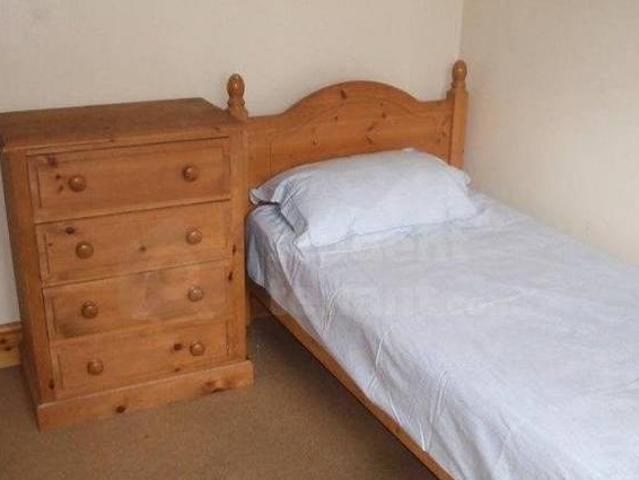 6 bedroom house share for rent in West Road SK17