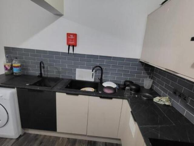 6 bedroom house share for rent in Wilmslow Road, Manchester, M14