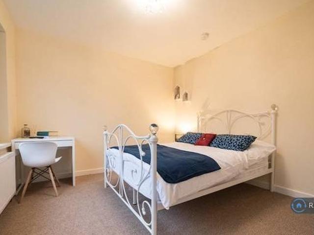 6 bedroom house share for rent in Turnfield Road Cheadle SK8