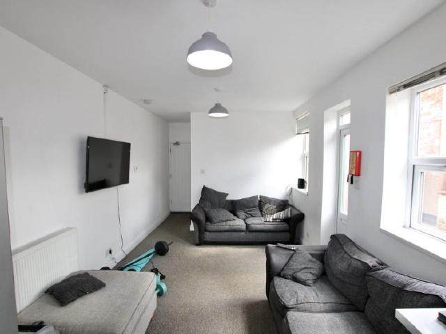 6 bedroom house share to rent