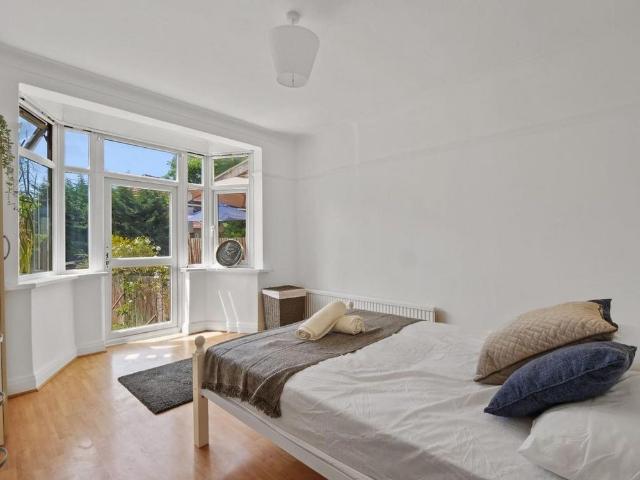 6 bedroom house share to rent