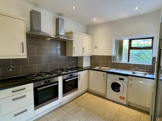 6 bedroom house share to rent