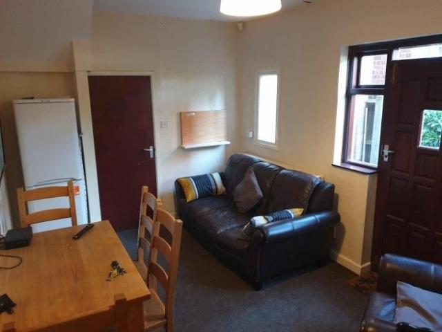 6 bedroom house share to rent