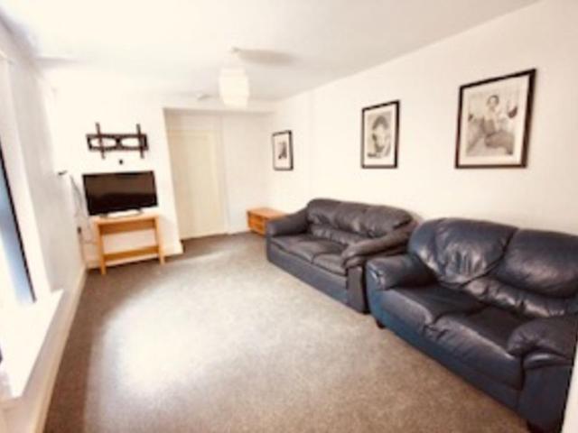 6 bedroom house share to rent