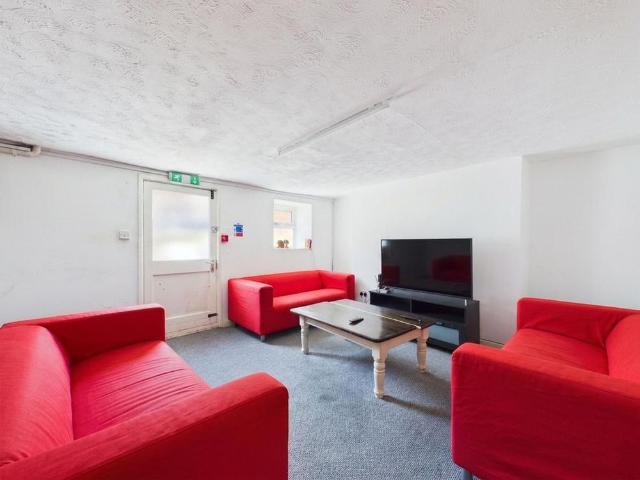 6 bedroom house share to rent