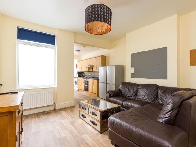 6 bedroom house share to rent