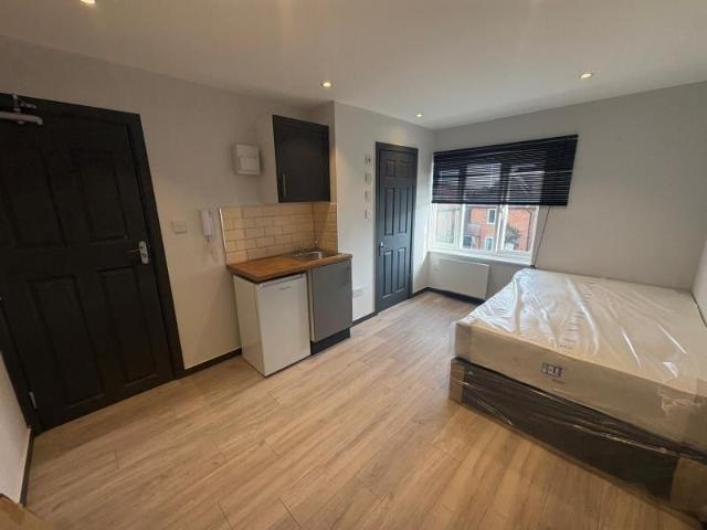 6 bedroom house share to rent